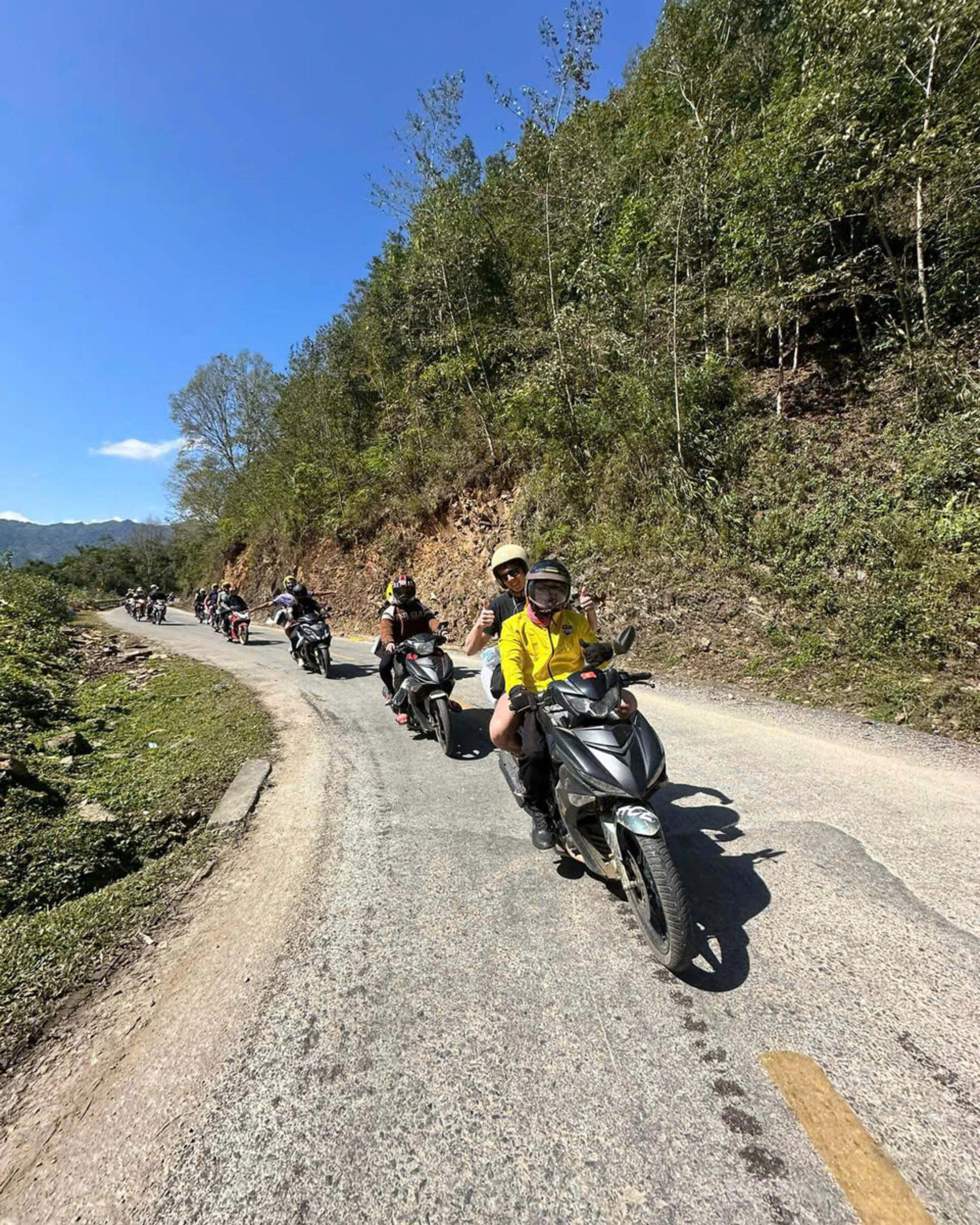 Ha Giang Loop 2026: Easy Rider or Self-Ride? (Safety & Legal Guide)